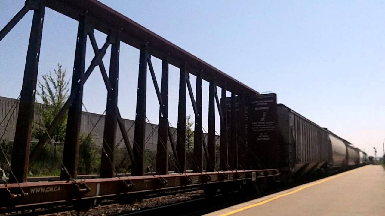 CP 240 w/ CP 8548, CP 9627, CEFX 3804 & CP 3045 lead this EB Autoracker ...