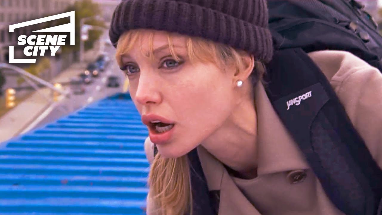 Salt: Highway Car Chase (ACTION SCENE) - YouTube