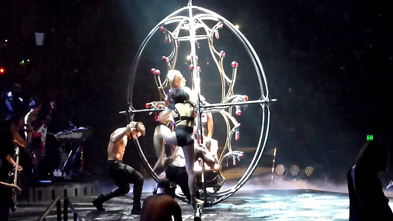 Pink Melbourne Live Sober - YouTube