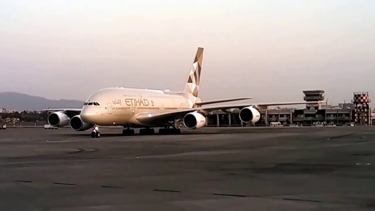 Etihad Airways A380 in Mumbai - YouTube