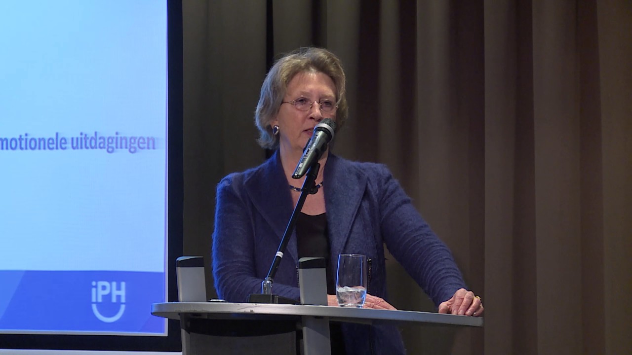 Lezing Machteld Huber | Kennisdag Dementie 2016 - YouTube