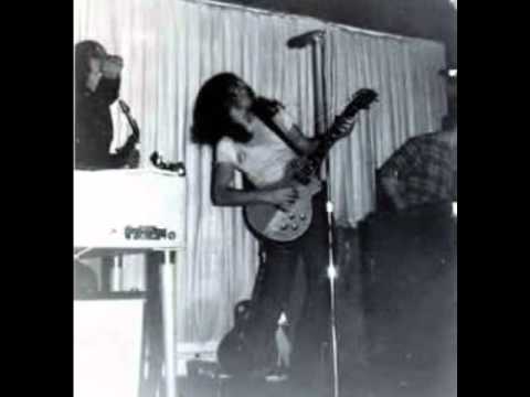 Bruce Springsteen Band - SURE CAN FEEL THE PAIN 1971 (audio) - YouTube