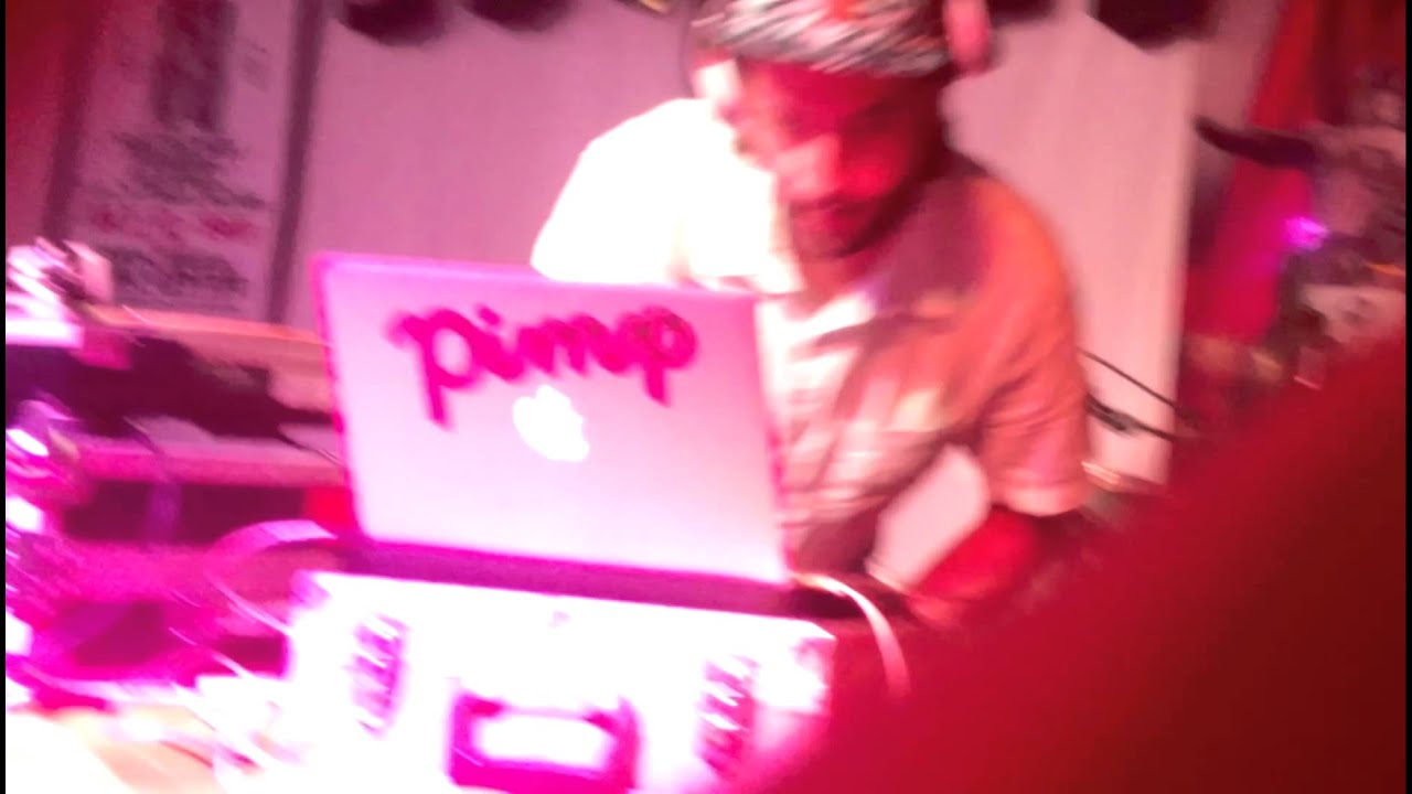 DJ PIMP en la Semana NEgra. - YouTube