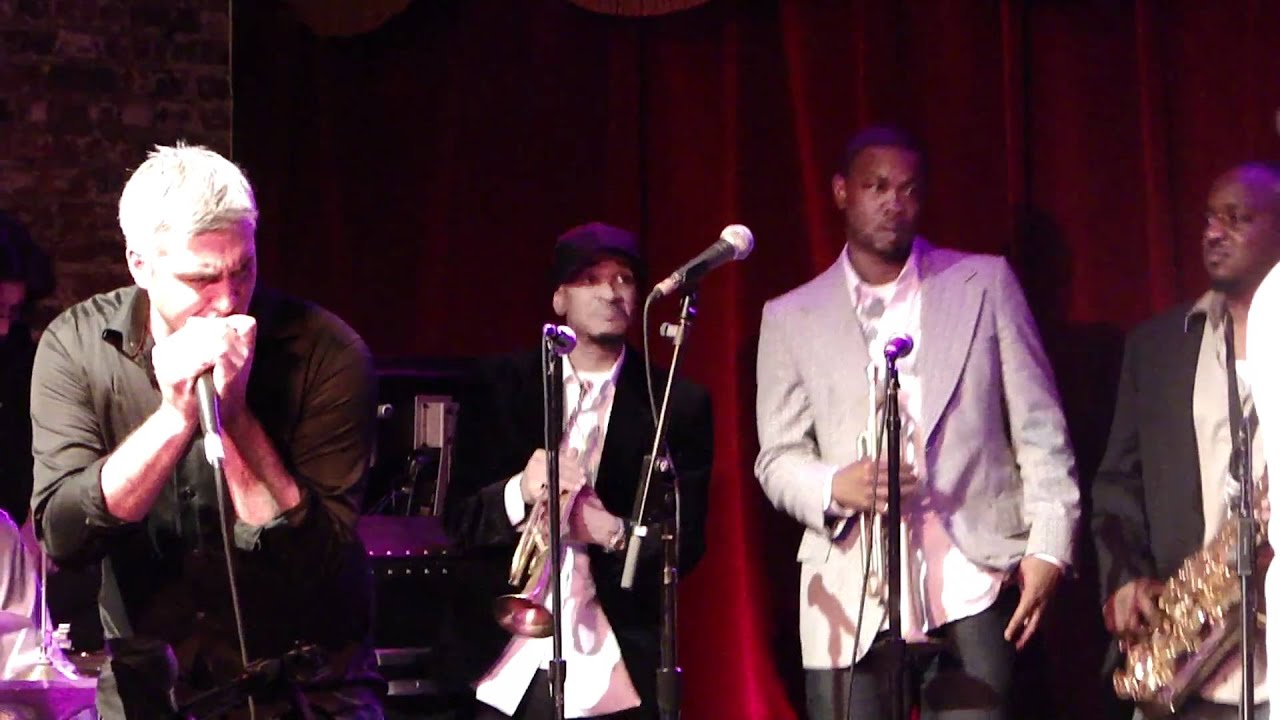 Soulive ft. Taylor Hicks, Nigel Hall and Alecia Chakour - Just Kissed ...