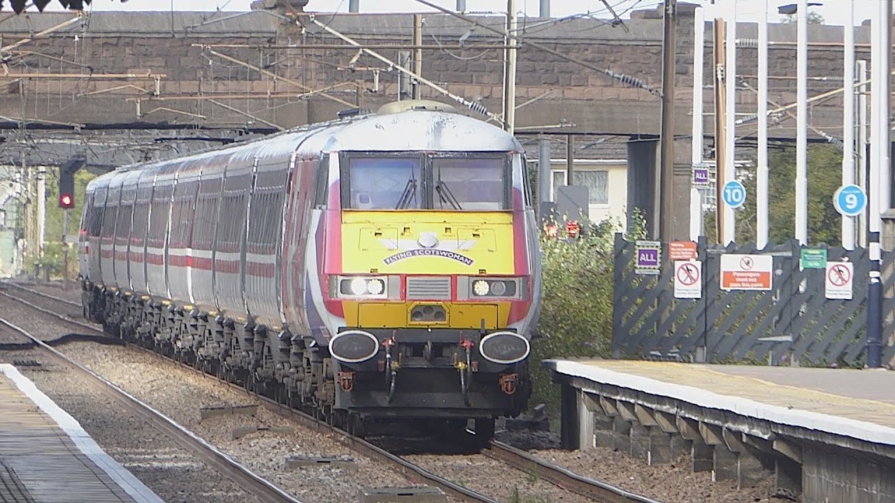 LNER 225 passes Newark Northgate (27/9/22) - YouTube