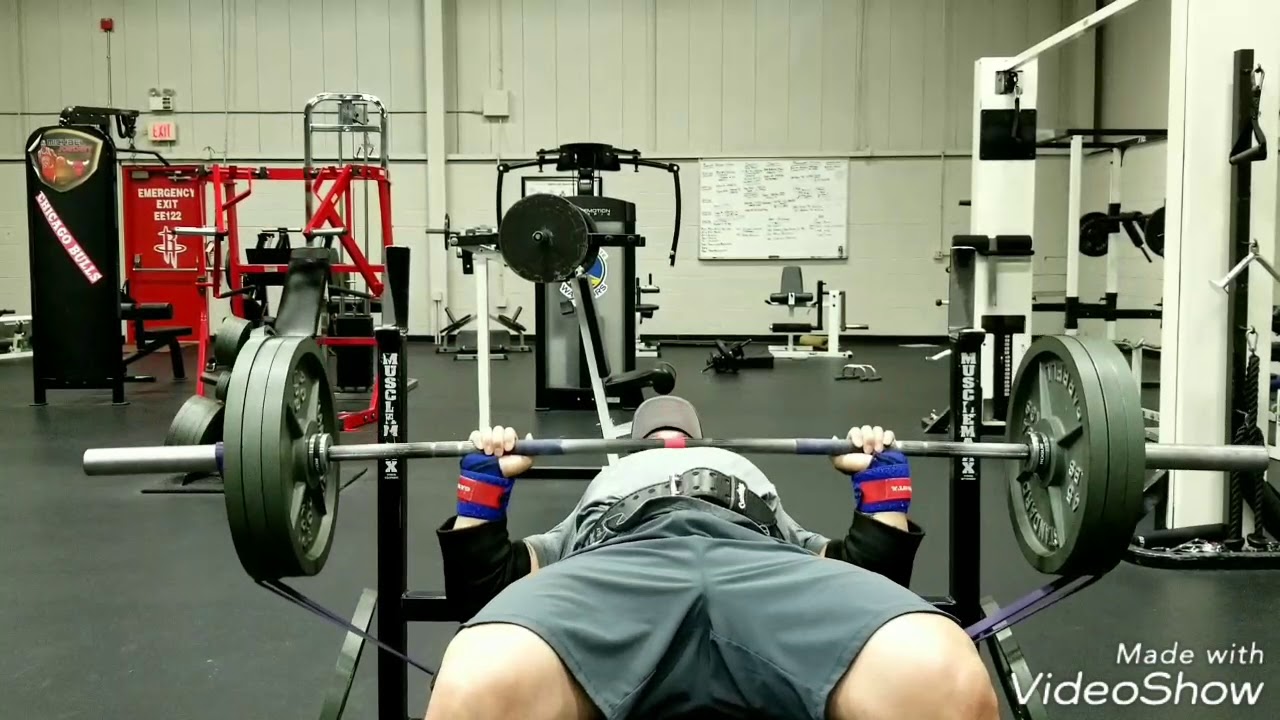 49 year old Bill Manlove working Chest - YouTube