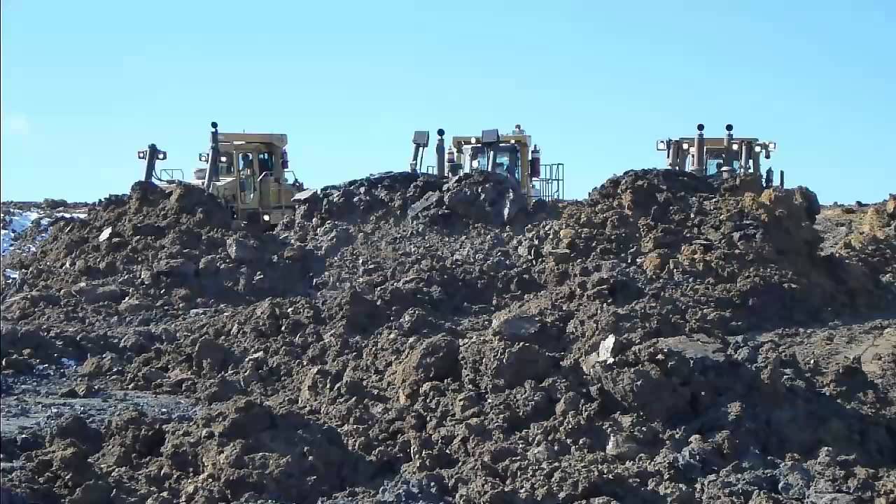 THE WALL OF DIRT!!! - Triple dozer push - YouTube