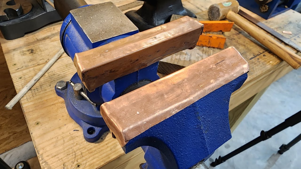 Fabricating copper vise jaw covers from 3/4 "L" copper pipe. - YouTube