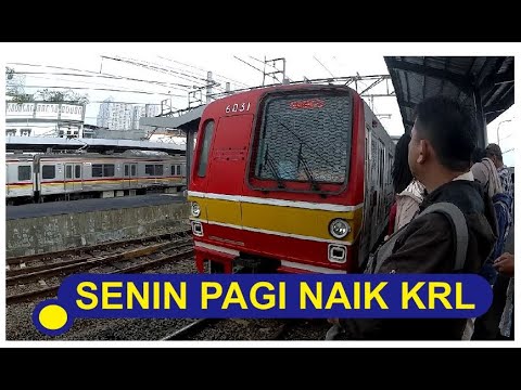 Ngerasain Nikmatnya Rush Hour Jakarta di Senin Pagi dengan Naik KRL ...