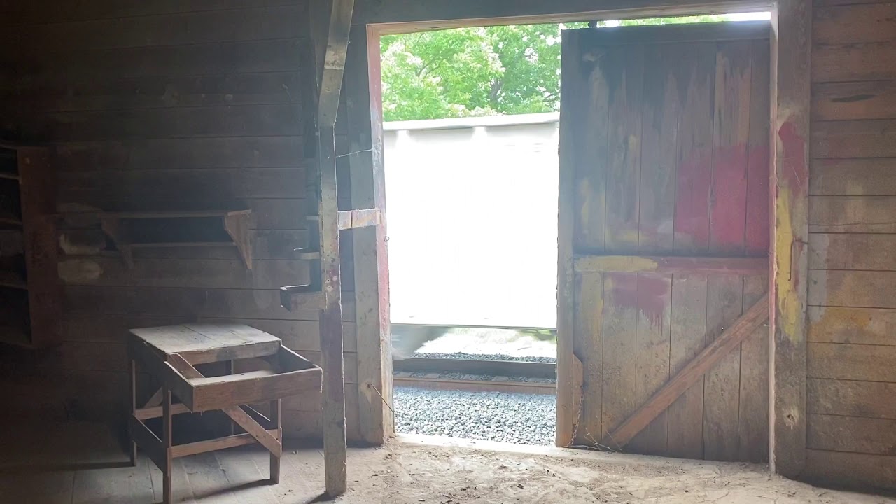 Barn Train at the workshop in Lockhart. - YouTube