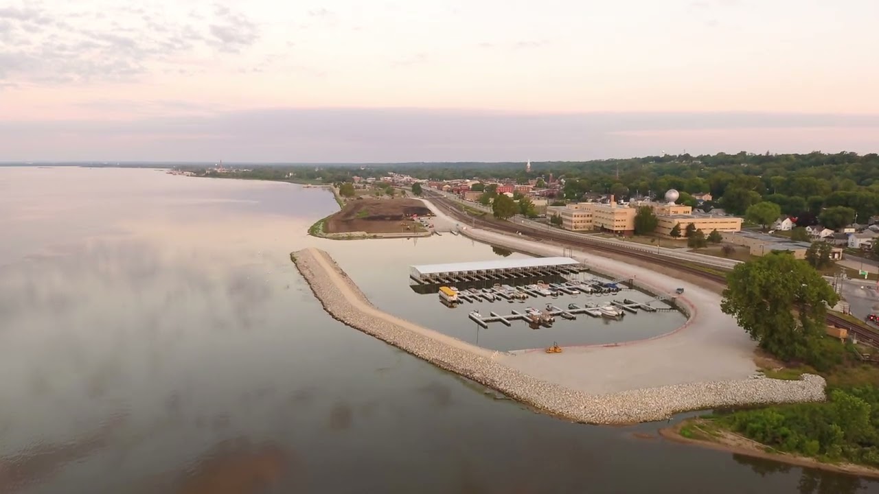 Fort Madison Marina Progress Flyover 8-24-22 - YouTube