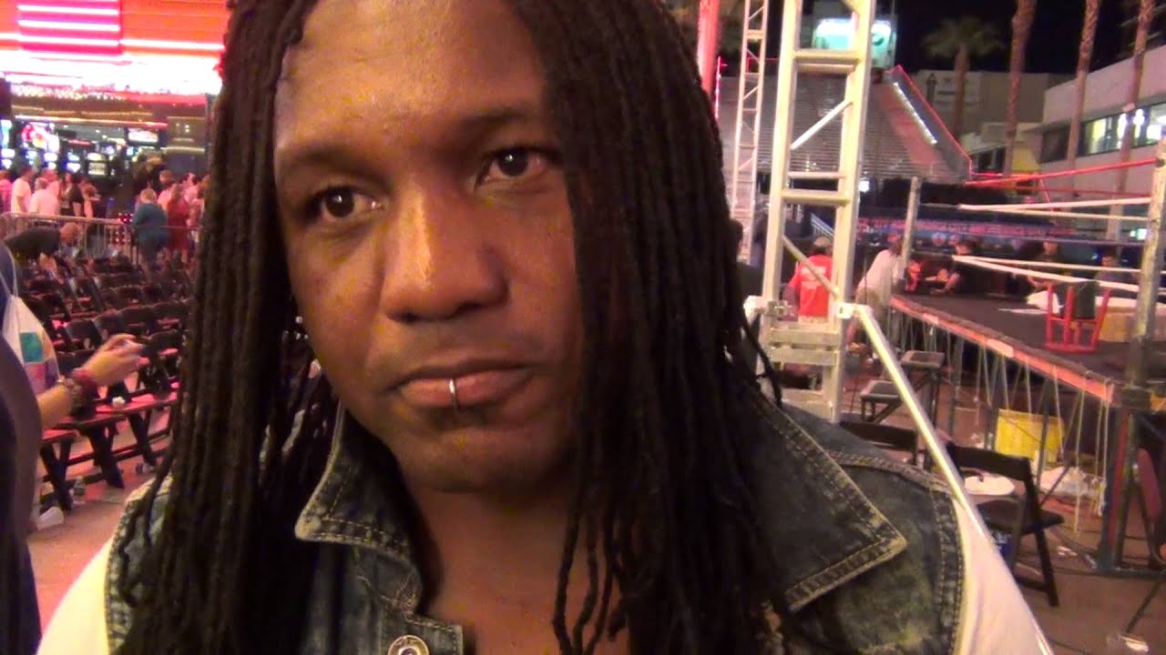 Dewey Cooper on Jessica Rakoczy on The Ultimate Fighter - YouTube