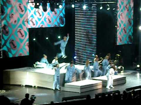 JUMP Glee concert tour 2010 - YouTube