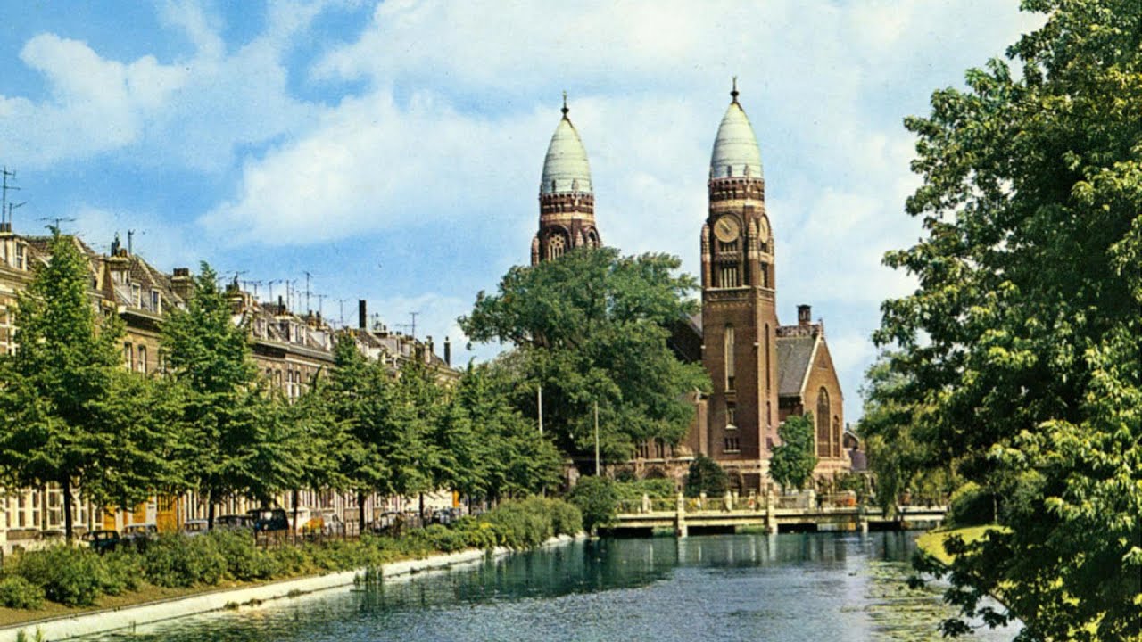 Koninginnekerk keert terug in Crooswijk 4 september 2015 - YouTube