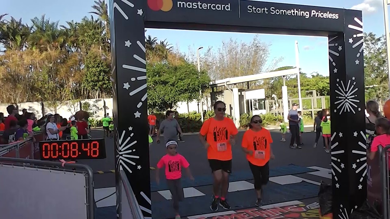 Neon Fun Run 2020 - 1K - YouTube