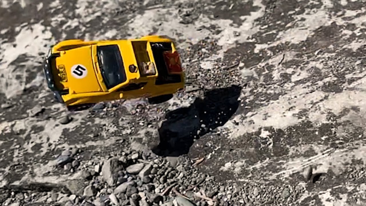 Slow Motion Diecast Off-Roading - Crash Mini Feature - YouTube