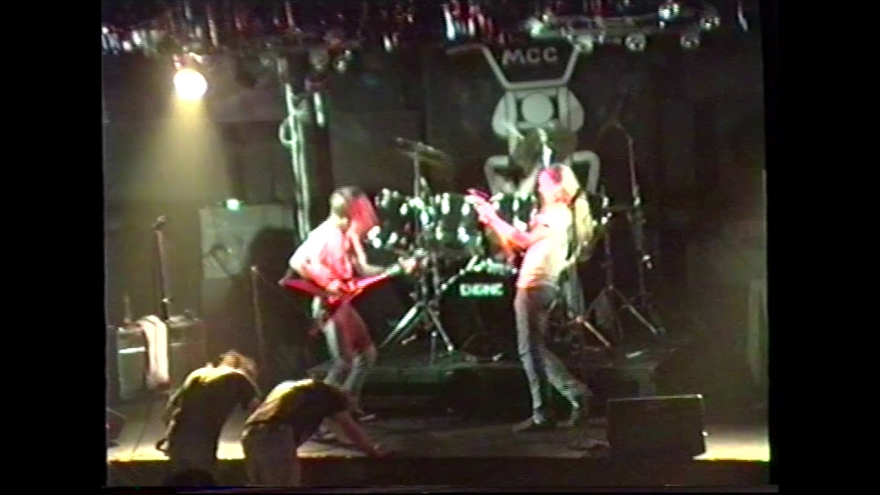 Nameless MCC Barrow Engine at the 99 Club - YouTube
