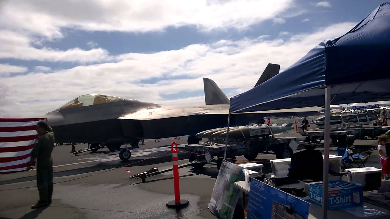 F-22 Walk around , 2014-9-27 - YouTube