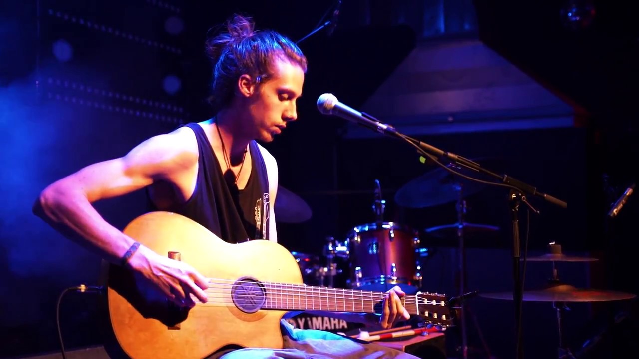 Mike Rauss - Pachima (Balkan Beat Box) Live at Artheater - YouTube