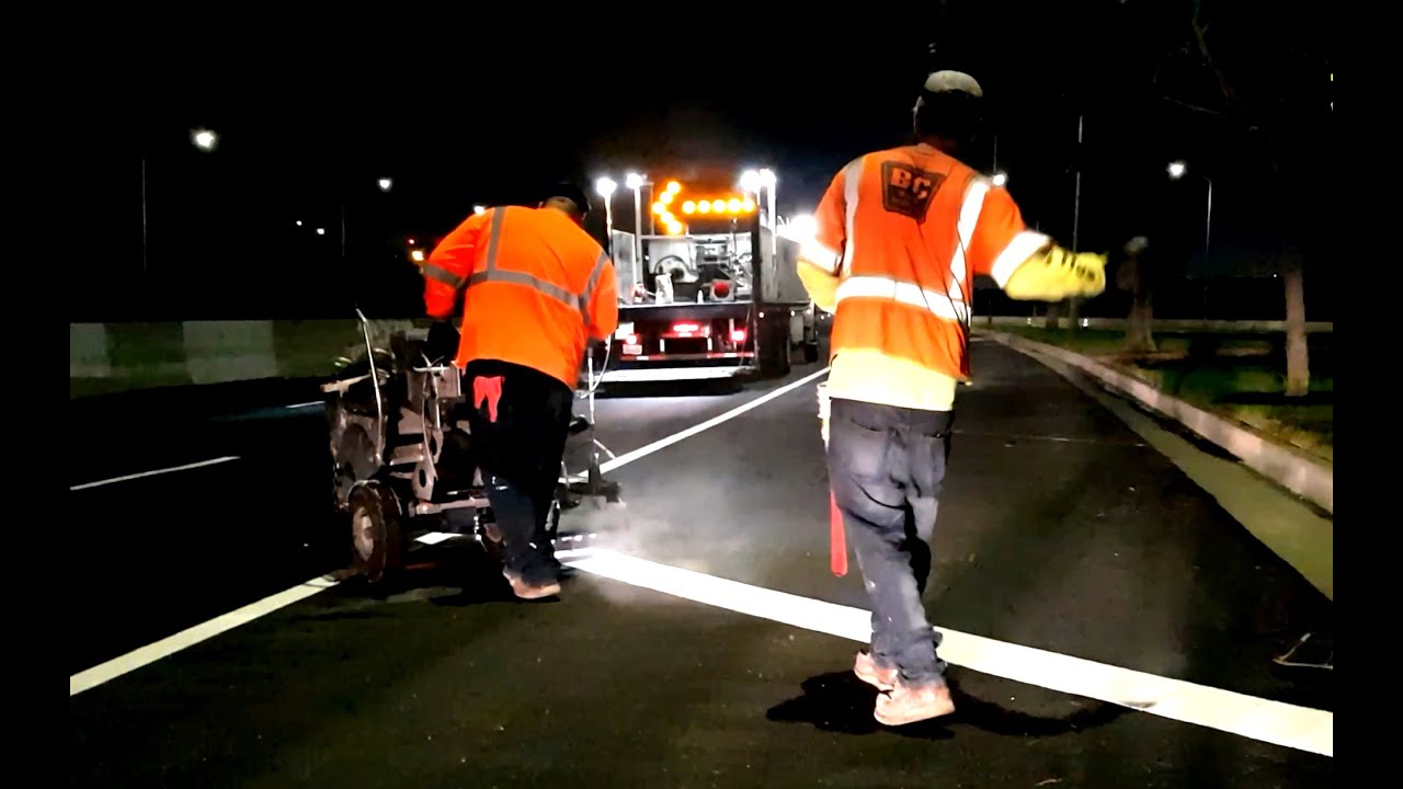 USA - CHANNELIZING LINES CHEVRON MARKINGS! @MasterWorkers - YouTube