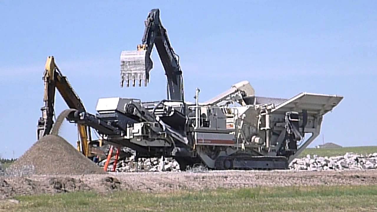 Metso Lokotrak LT1213S Horizontal Impact Crusher - YouTube
