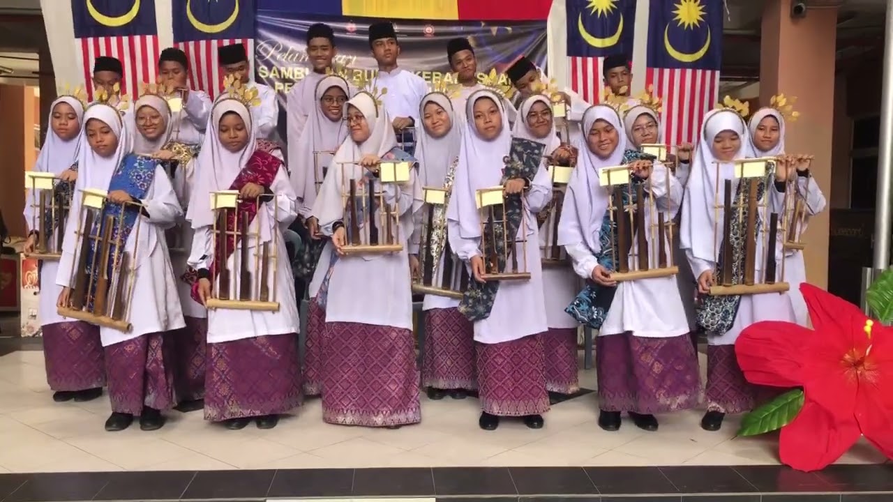 Persembahan Angklung | Bahtera Merdeka - YouTube