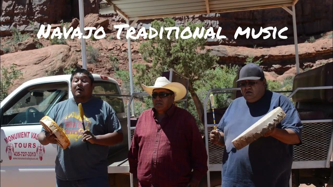 Traditional Navajo music at Monument Valley - YouTube