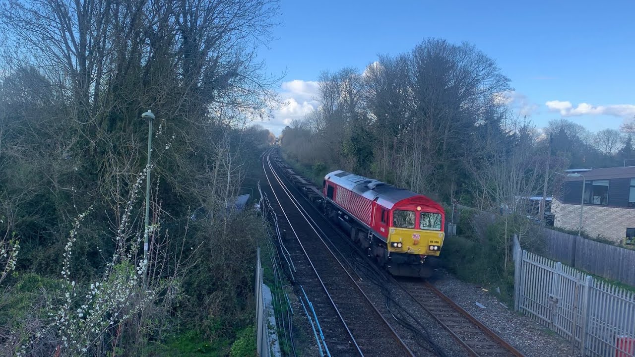Class 66 | 66086 | DB Cargo UK - YouTube