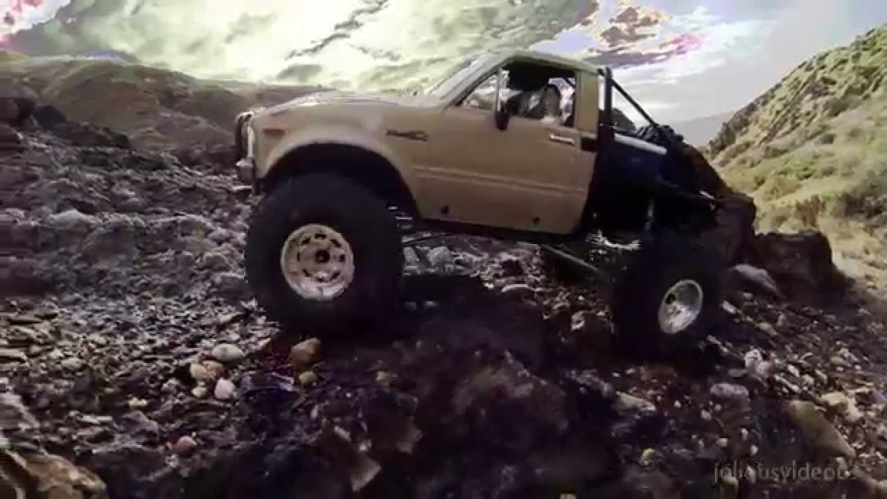 Axial SCX10 Hilux Comp Truck, First Run New Build - YouTube