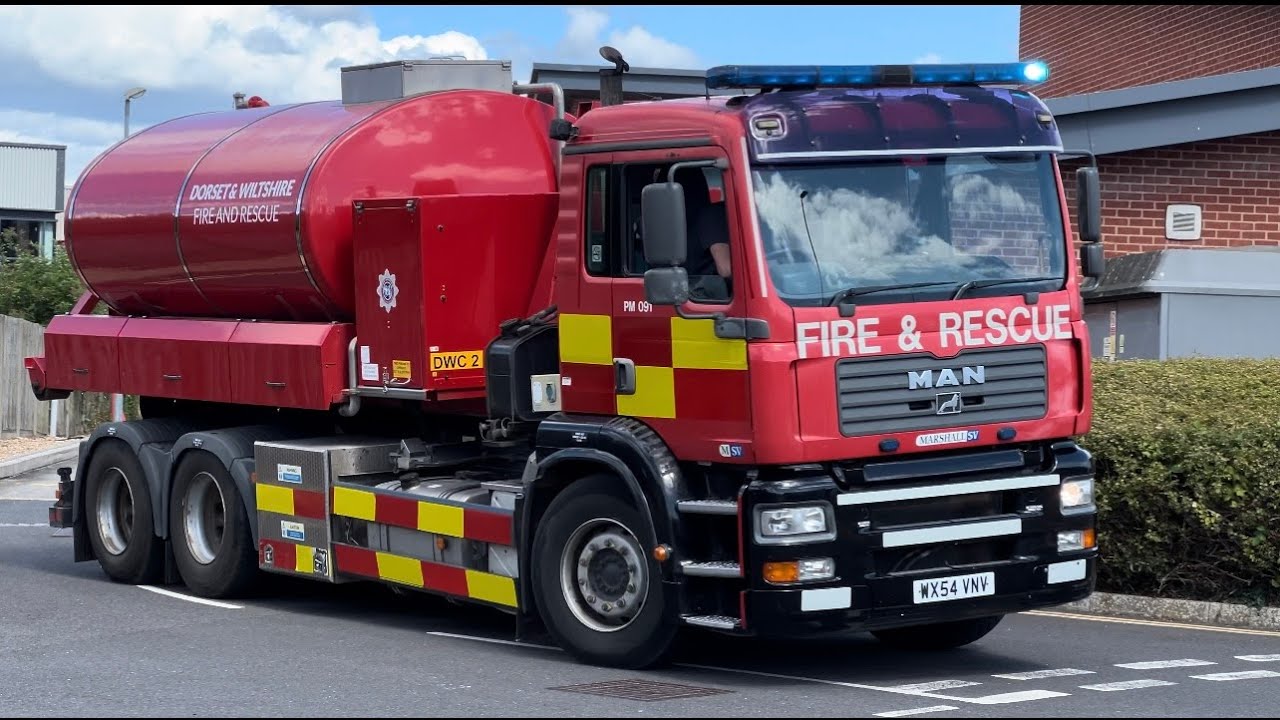 DWFRS / Man Water Carrier and Land Rover L4T / Poole / Responding to ...
