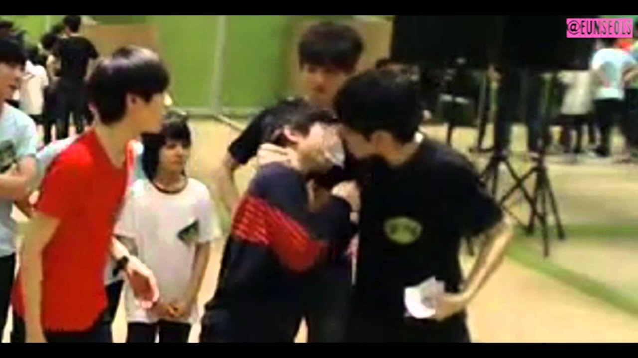 #Jicheol - 130420 Paper Game Kiss Compilation - YouTube