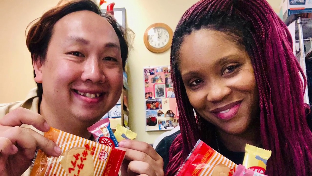 Snacks from a Foreign Land: Japan 🇯🇵 with Ms. Kizzy Zang - YouTube