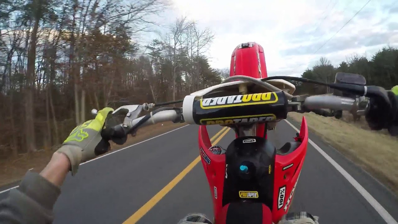 CR85 STREET WHEELIES - YouTube