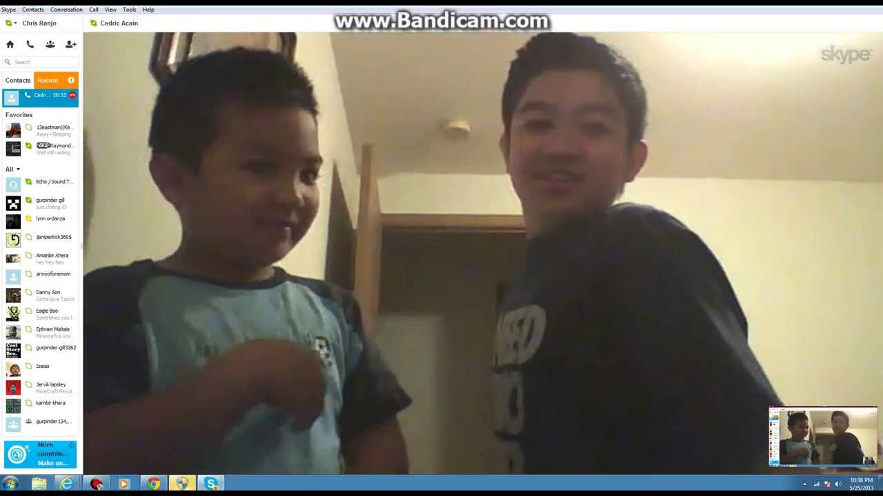 Chris and Cedric doing the Harlem Shake. - YouTube