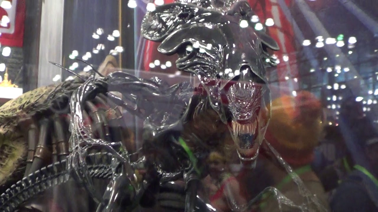 Sideshow Alien Queen Statue at NYCC 2018 - YouTube