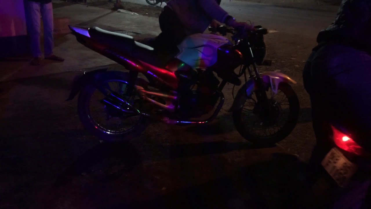 Fiarshot Yamaha fazer 125 (sks)-customs - YouTube