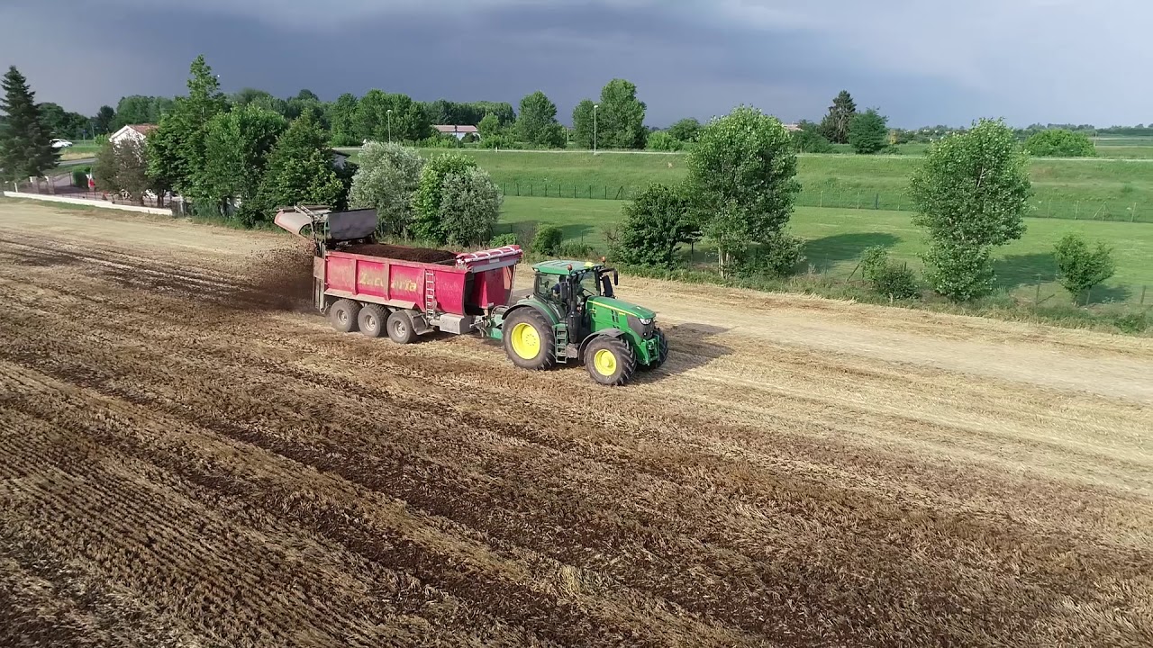 Cervi ovunque! By Belluco Farm - [John Deere is everywhere] - YouTube