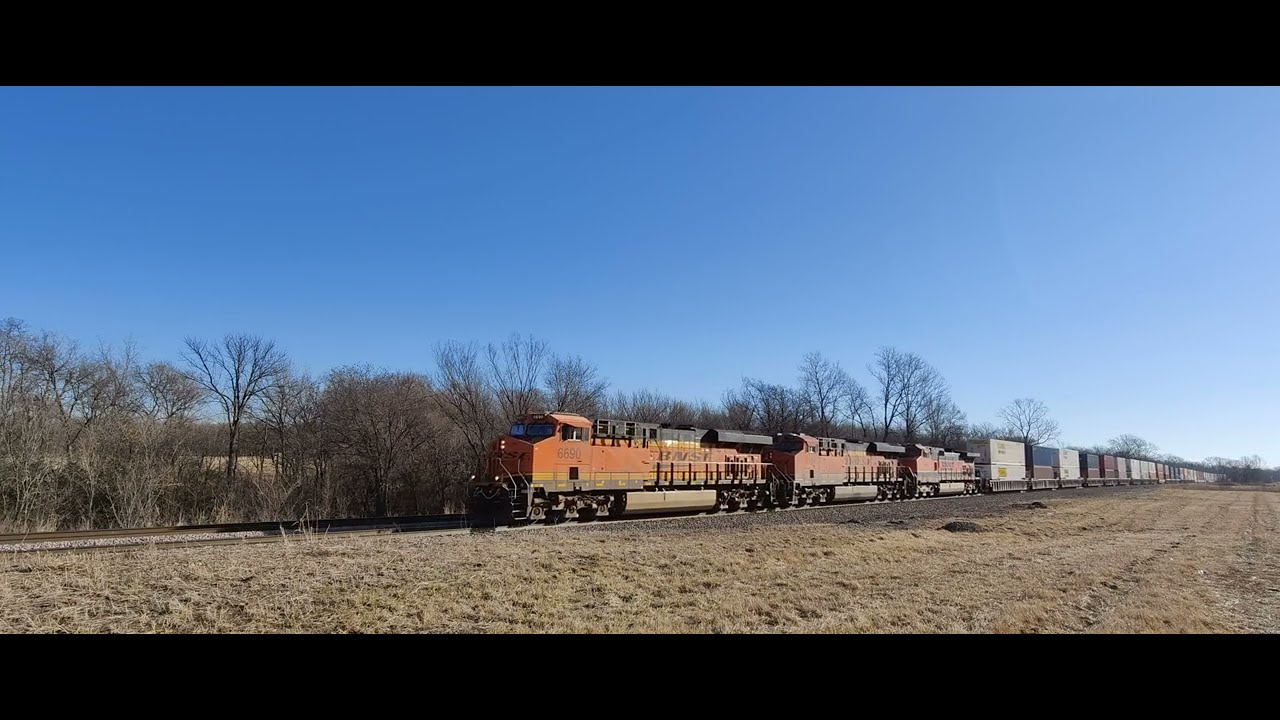 Westbound BNSF 6690/7164/998, Intermodal Train, "Cherokee Sub" Tulsa, OK, 2-19-2022 - YouTube