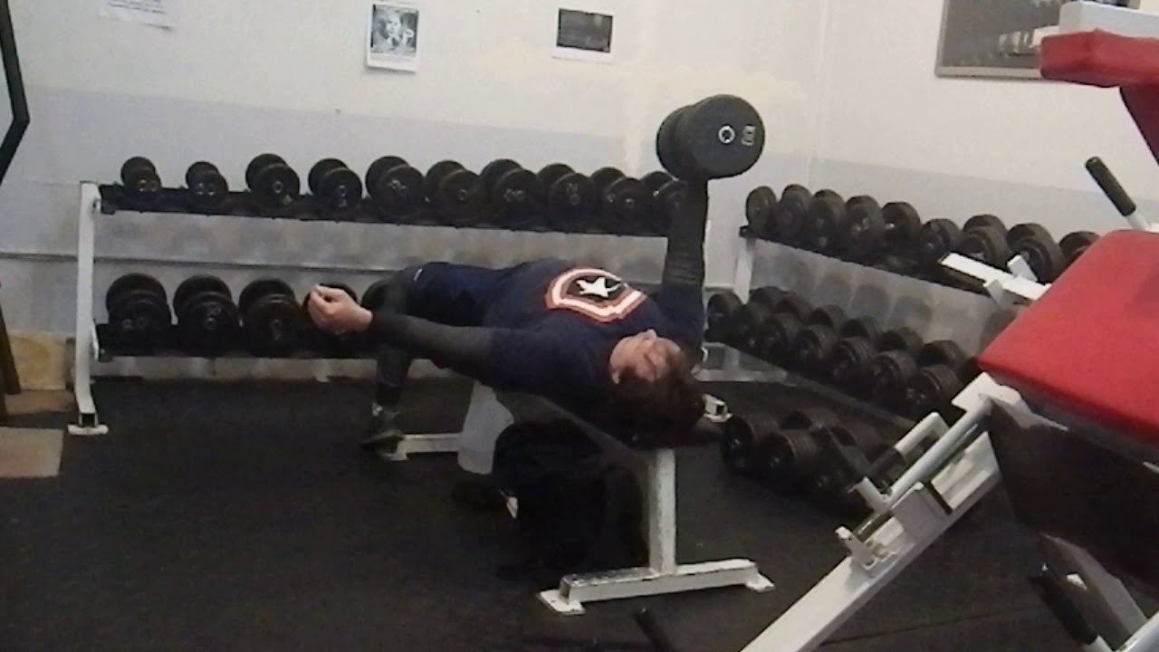 Cluster training 4 x 4 (dumbbell chest "punch") - YouTube