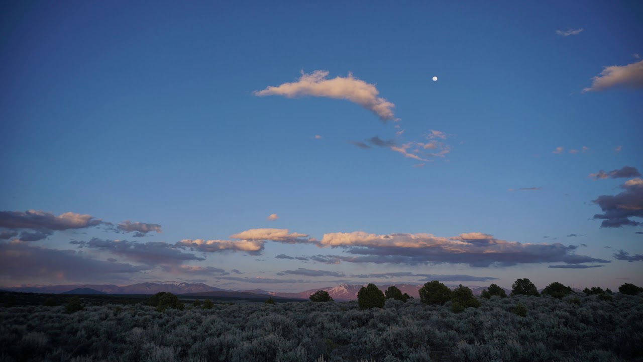 Apr 5, 2020 time lapse of moon rising and sun setting - YouTube