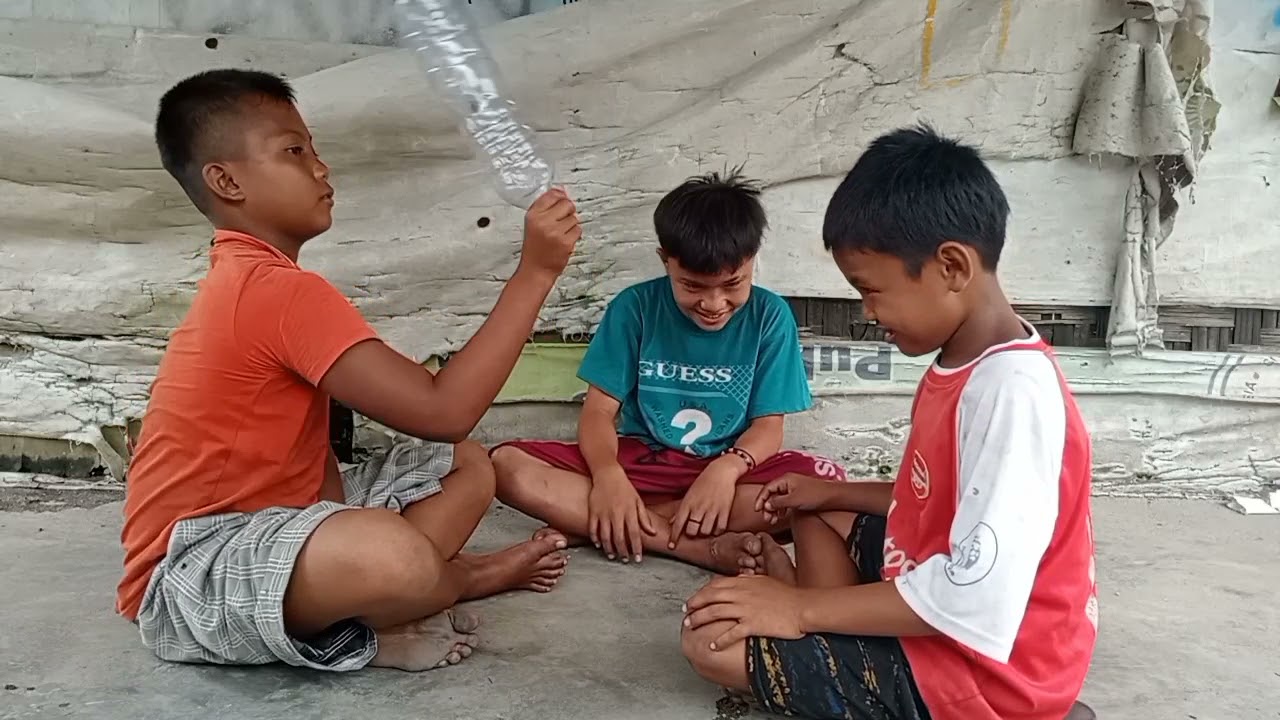 MAIN BOTOL LUCU PUKUL KEPALA Permainan unik pakai botol plastik - YouTube
