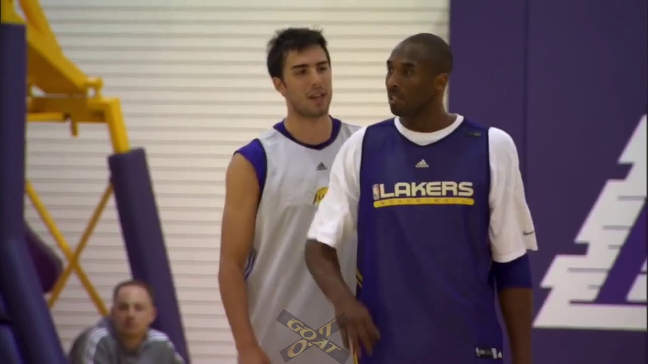 Kobe Bryant and Michael Jordan- In practice elbows - YouTube