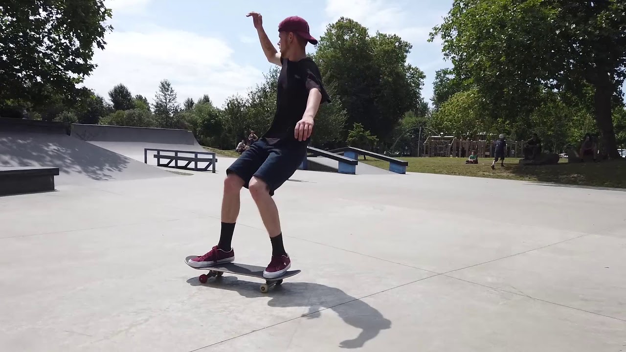 The Gr8 Sk8 Event Roxhill Skatepark - YouTube