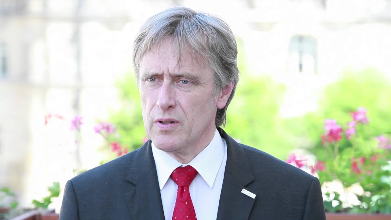 Rainer Nitsche zur schnellen Datenleitung der MDCC - YouTube