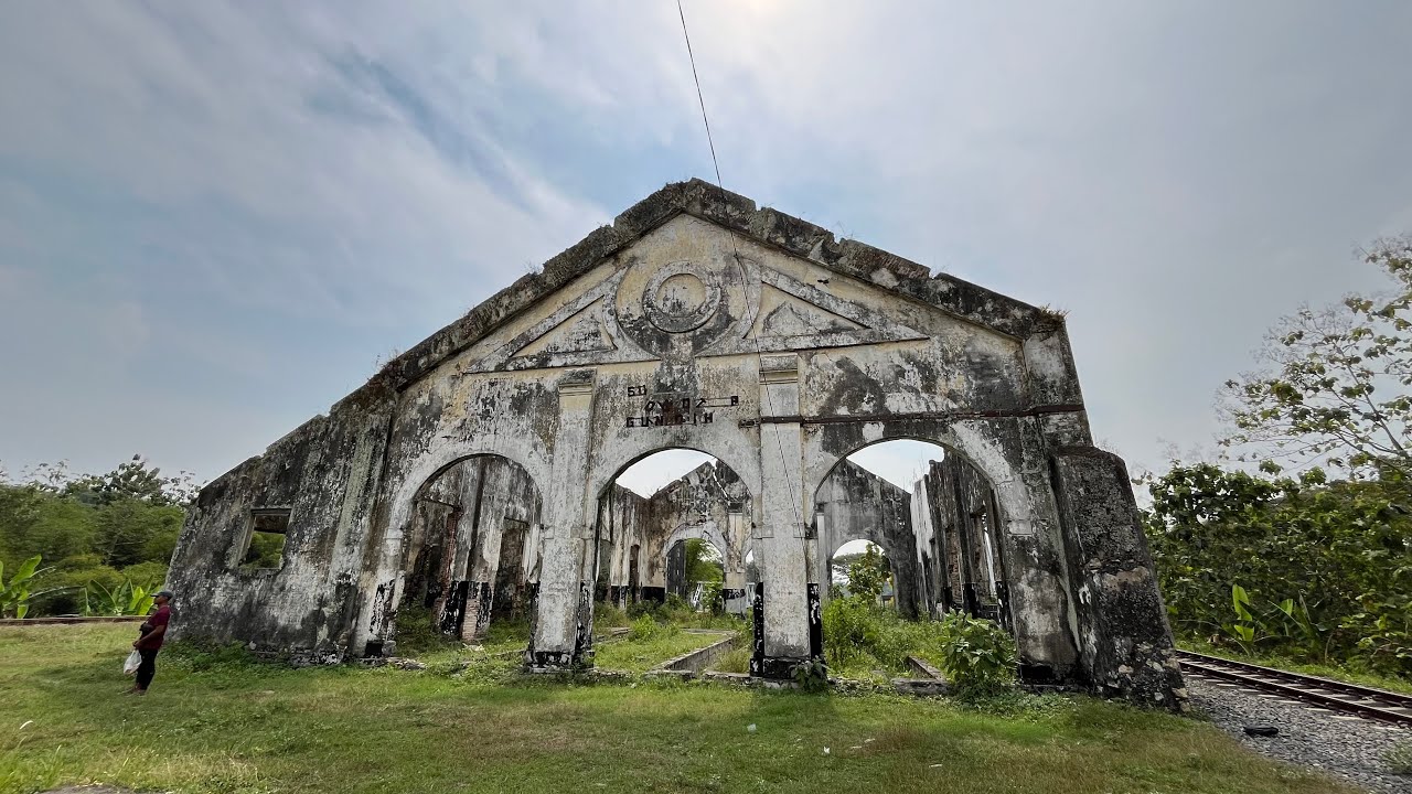 Explore Stasiun Gundih Part 1 - Stasiun, bekas Depo Lokomotif ...