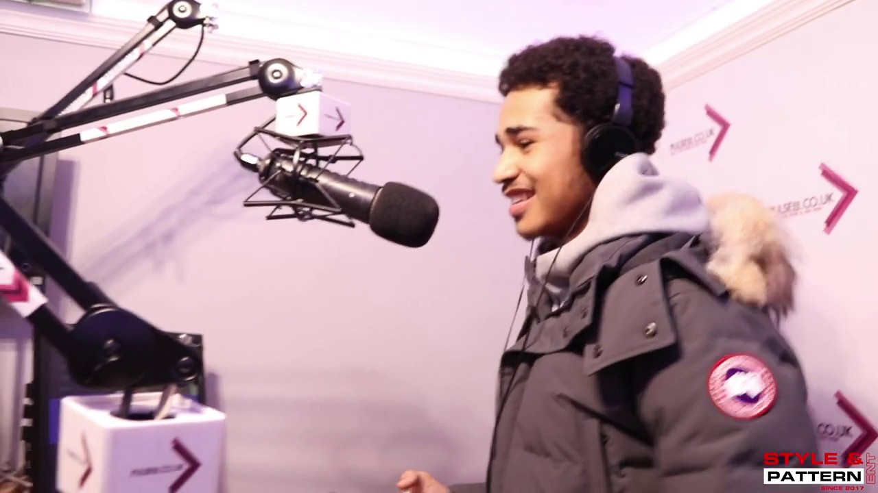 Sacario #hoodsfavourite Freestyle W/ Selecta YB - YouTube