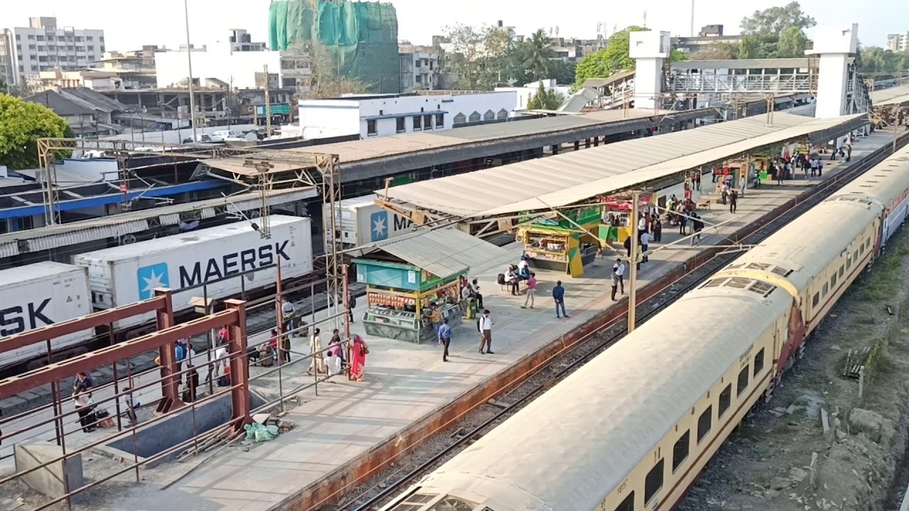 Vapi railway station vapi Gujarat - YouTube