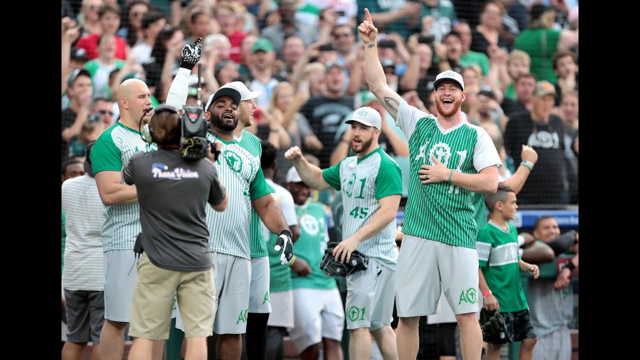 Eagles’ Carson Wentz on teammates' charity support - YouTube