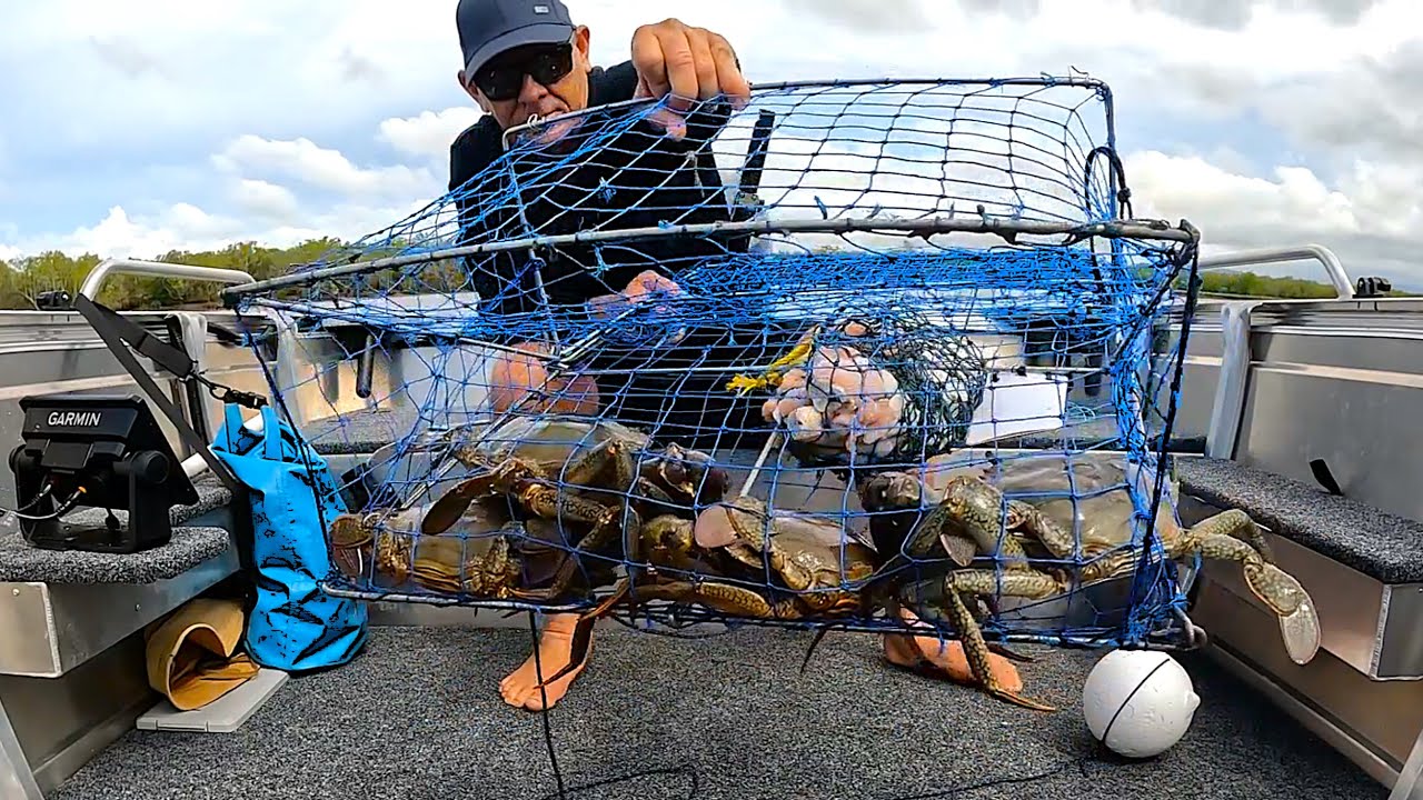 CRABBING | Pull CRAB Pots | STORM Season! - YouTube