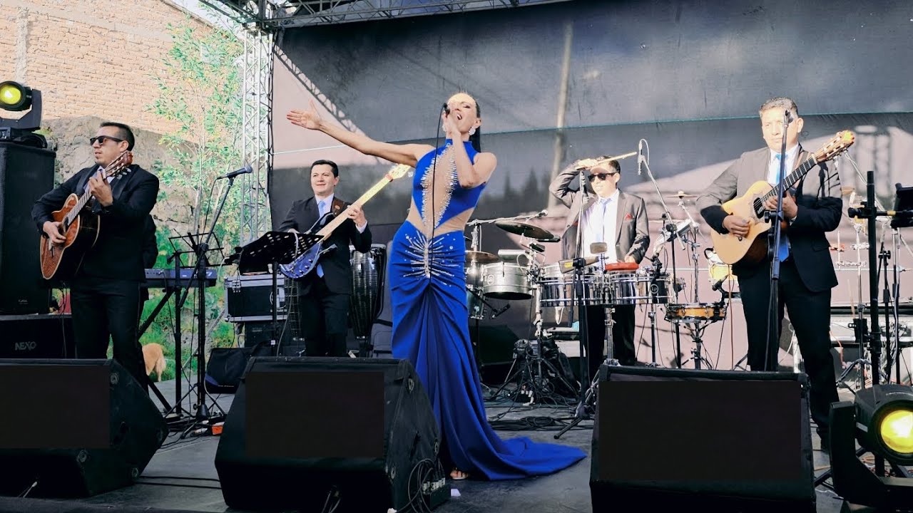 NORMITA NAVARRO SHOW EN VIVO GUANO - YouTube